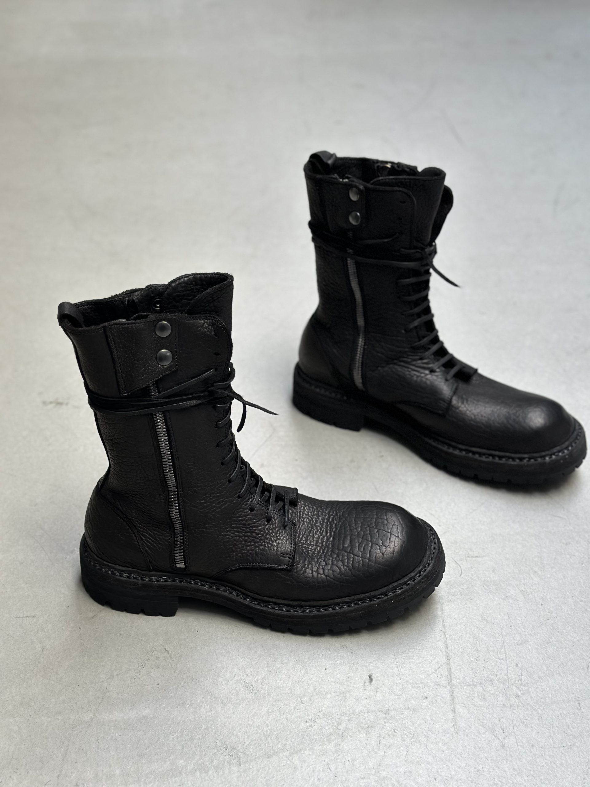 hide-m | GUIDI ER01V Laced Up Side Zip Boot Vibram, black bison
