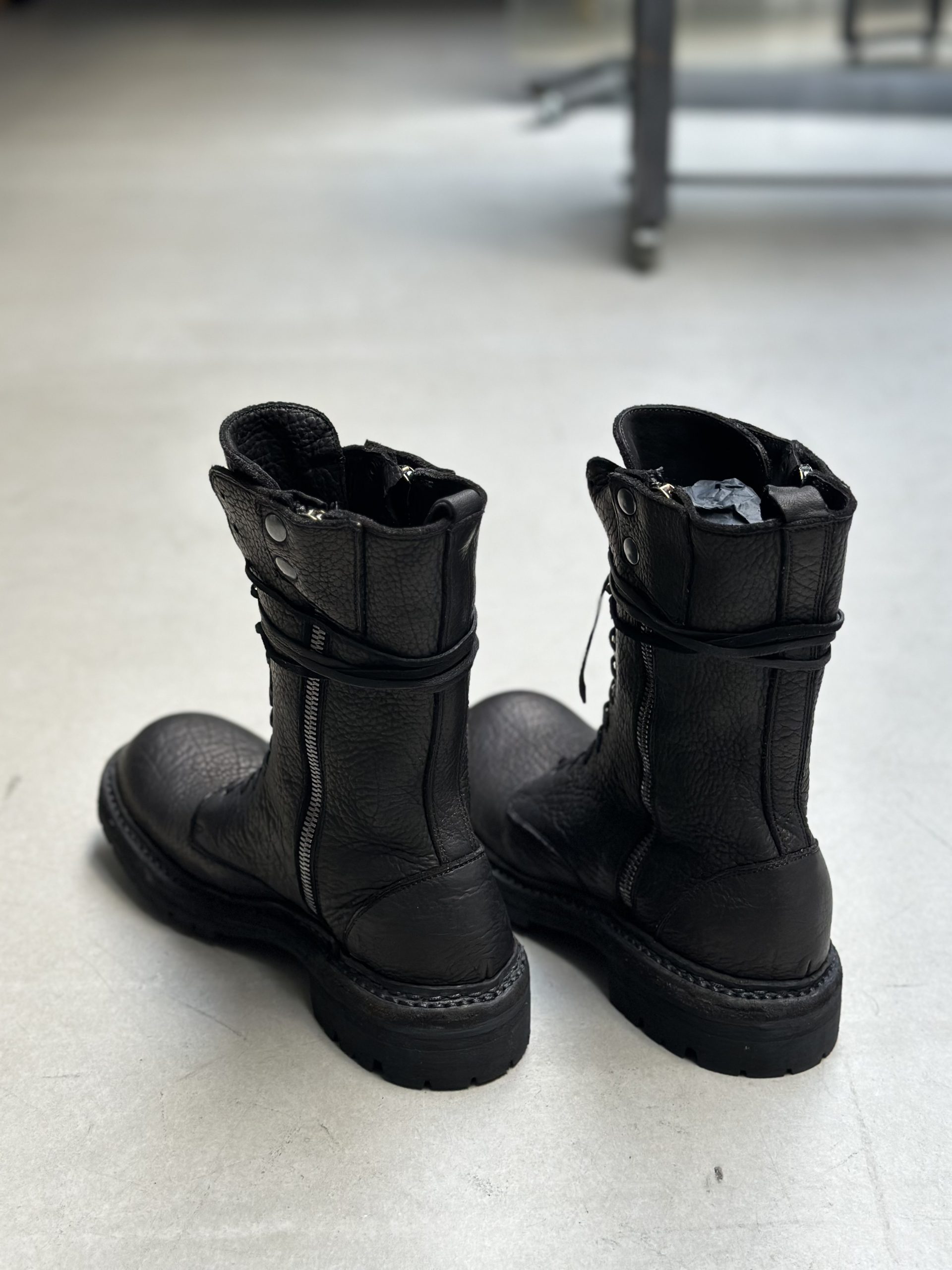 hide-m | GUIDI ER01V Laced Up Side Zip Boot Vibram, black bison