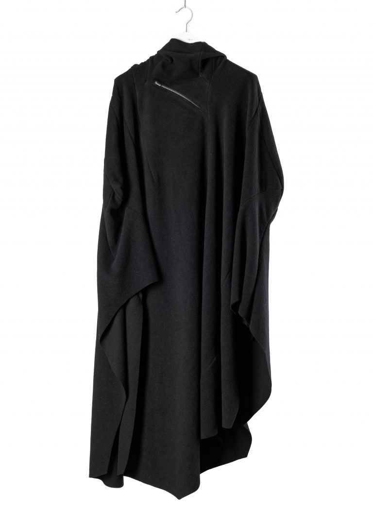 hide-m | LEON EMANUEL BLANCK Distortion Poncho, black