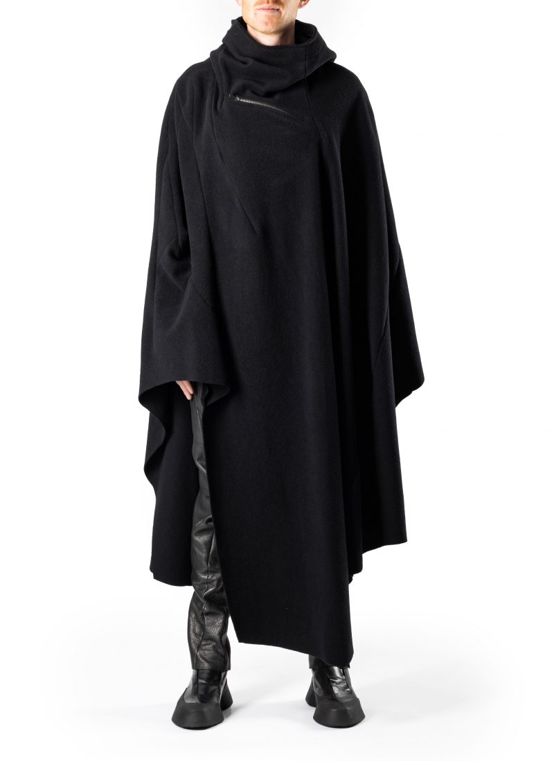 hide-m | LEON EMANUEL BLANCK Distortion Poncho, black