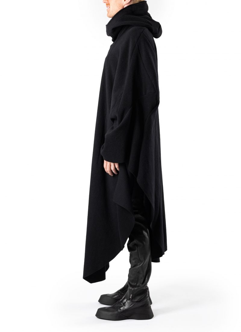 hide-m | LEON EMANUEL BLANCK Distortion Poncho, black