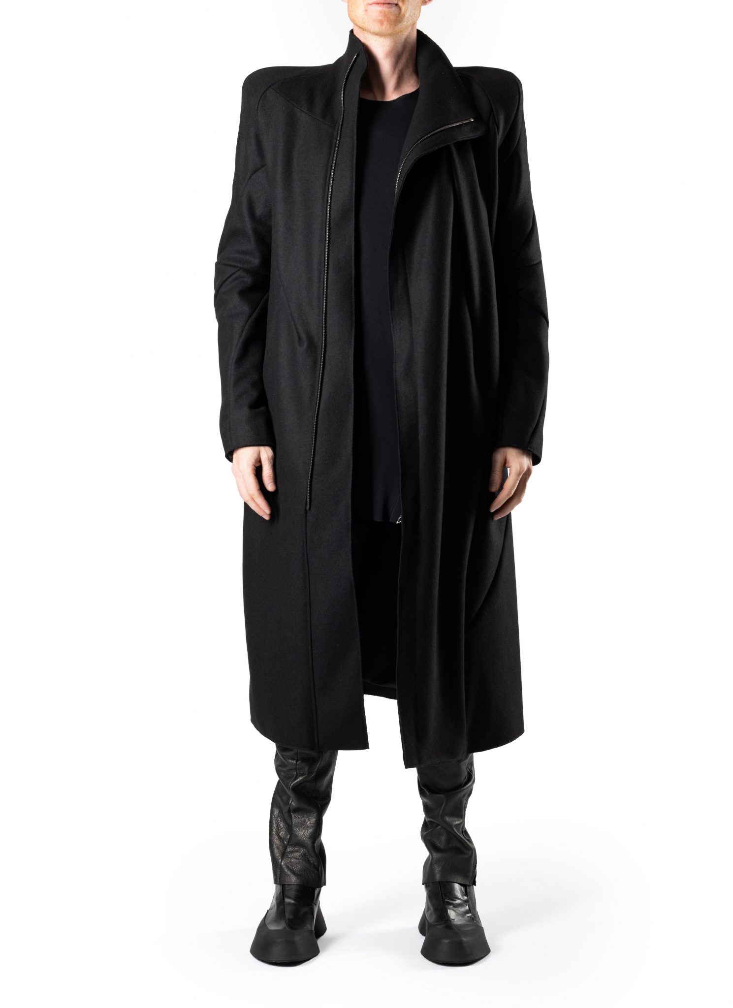 hide-m | LEON EMANUEL BLANCK Power Shoulder Coat, black