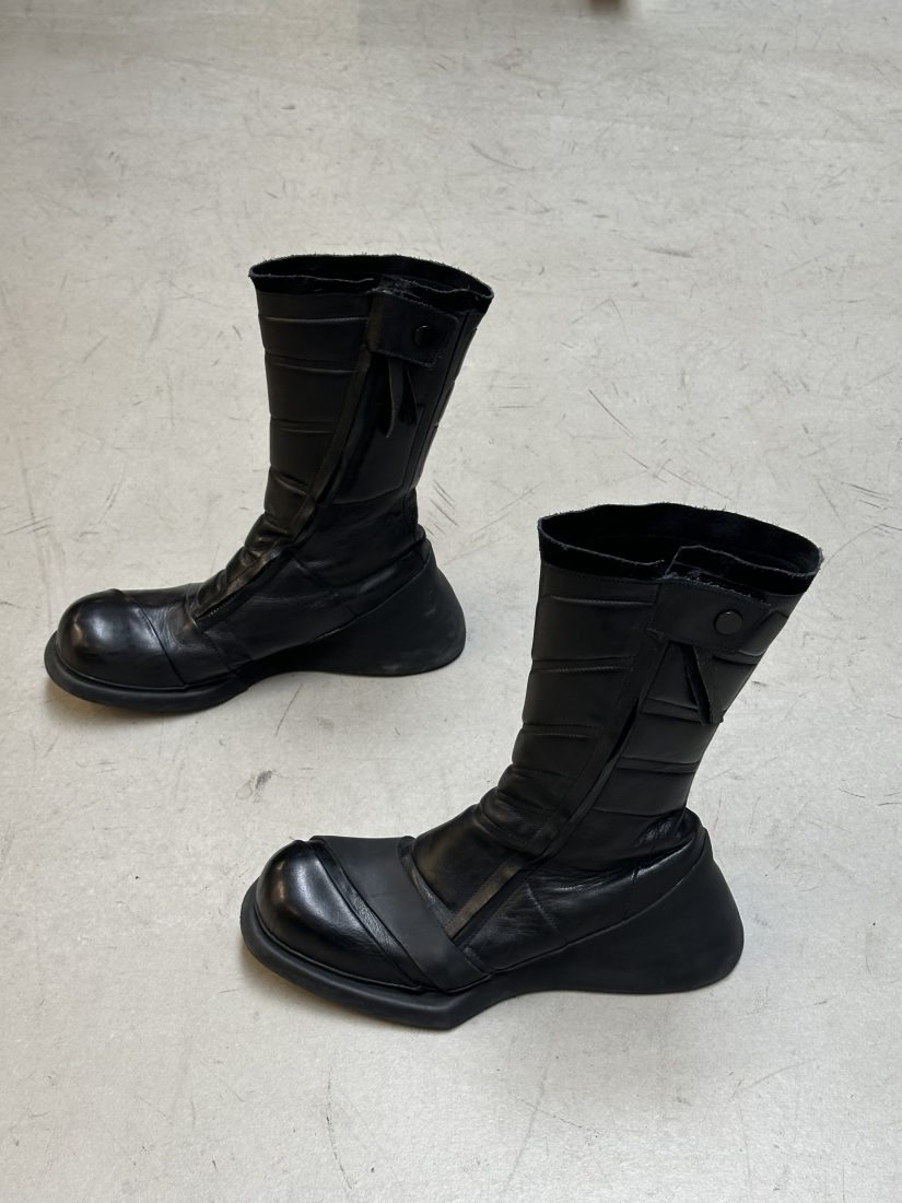 hide-m | Leon Emanuel Blanck Distortion Biker Boot, black horse